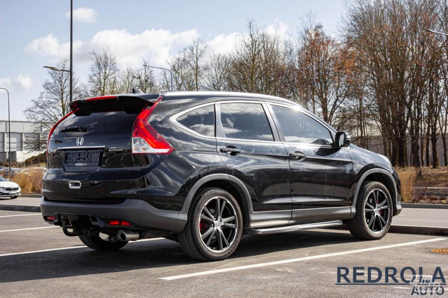 Black Honda CR-V 2015 in Kaunas, with an engine capacity of 1.60 L and mileage of 210 thousand km for 13200 €, photo 4 on AUTOMOTO.COM.LV