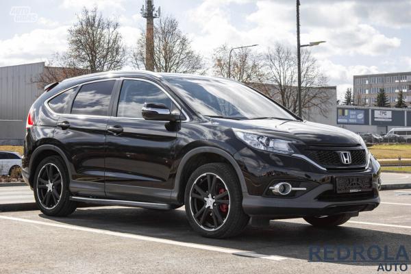 Melns Honda CR-V 2015 Kauņa, ar dzinēja tilpumu 1.60 L un nobraukumu 210 tūkst. km par 13200 €, foto 3 vietnē AUTOMOTO.COM.LV