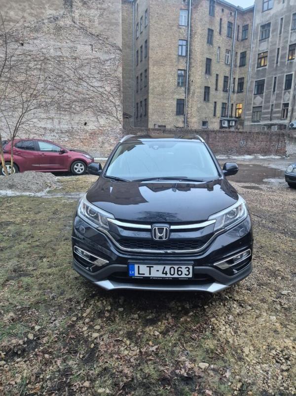 Melns Honda CR-V 2015 Rīga, ar dzinēja tilpumu 2.00 L un nobraukumu 135 tūkst. km par 14700 €, foto 4 vietnē AUTOMOTO.COM.LV