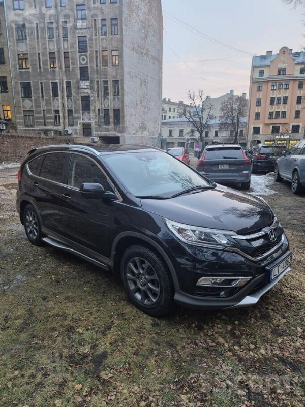 Melns Honda CR-V 2015 Rīga, ar dzinēja tilpumu 2.00 L un nobraukumu 135 tūkst. km par 14700 €, foto 5 vietnē AUTOMOTO.COM.LV