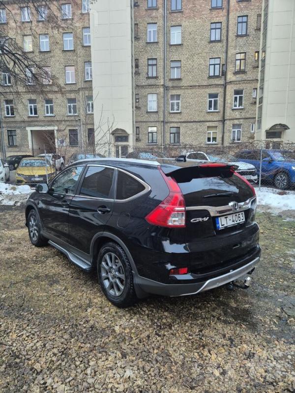 Melns Honda CR-V 2015 Rīga, ar dzinēja tilpumu 2.00 L un nobraukumu 135 tūkst. km par 14700 €, foto 8 vietnē AUTOMOTO.COM.LV