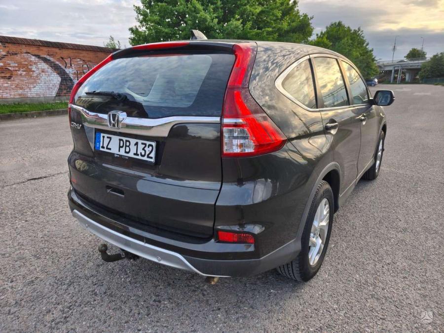 Melns Honda CR-V 2015 Šauļi, ar dzinēja tilpumu 1.60 L un nobraukumu 136 tūkst. km par 13500 €, foto 5 vietnē AUTOMOTO.COM.LV