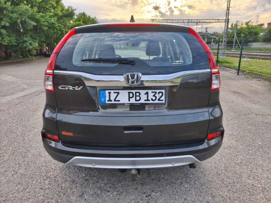 Melns Honda CR-V 2015 Šauļi, ar dzinēja tilpumu 1.60 L un nobraukumu 136 tūkst. km par 13500 €, foto 6 vietnē AUTOMOTO.COM.LV