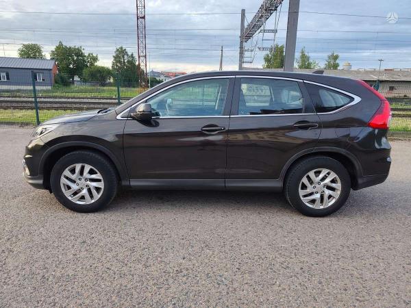 Melns Honda CR-V 2015 Šauļi, ar dzinēja tilpumu 1.60 L un nobraukumu 136 tūkst. km par 13500 €, foto 8 vietnē AUTOMOTO.COM.LV
