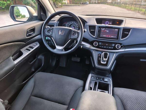 Melns Honda CR-V 2015 Šauļi, ar dzinēja tilpumu 1.60 L un nobraukumu 136 tūkst. km par 13500 €, foto 10 vietnē AUTOMOTO.COM.LV