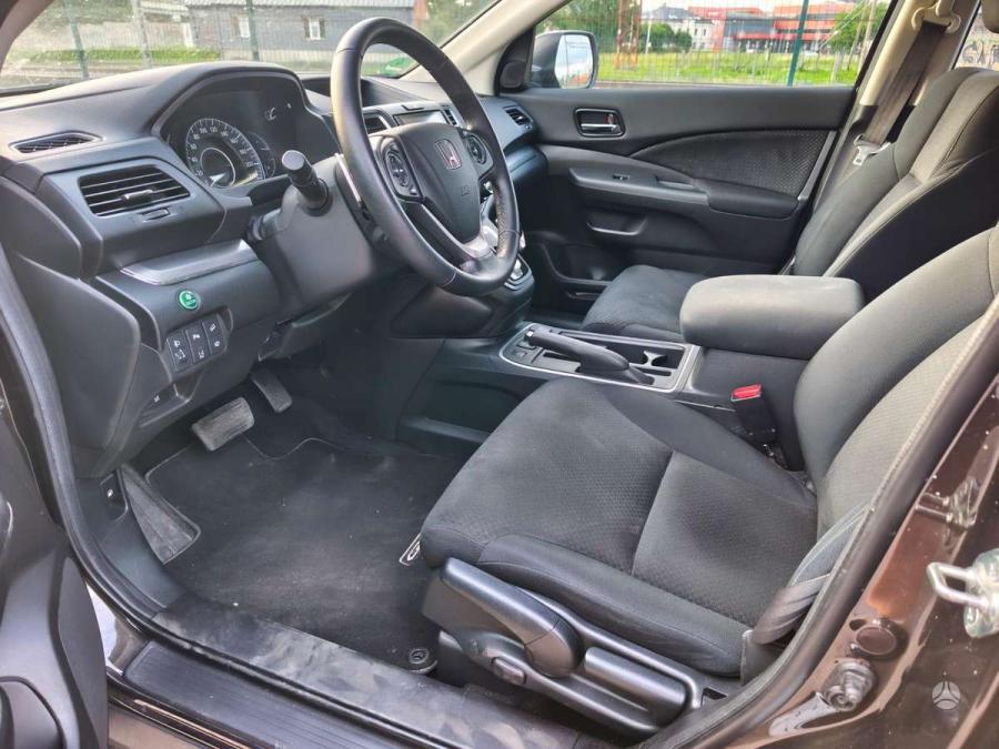 Melns Honda CR-V 2015 Šauļi, ar dzinēja tilpumu 1.60 L un nobraukumu 136 tūkst. km par 13500 €, foto 13 vietnē AUTOMOTO.COM.LV