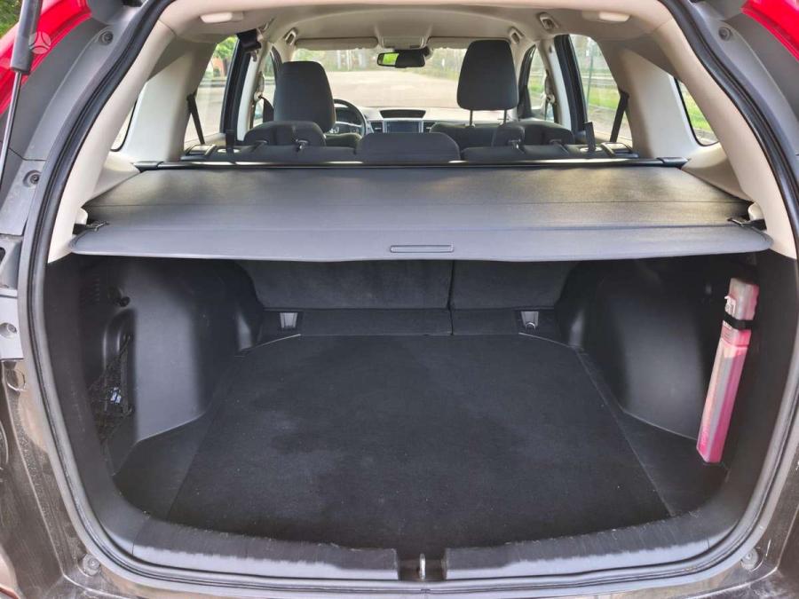 Melns Honda CR-V 2015 Šauļi, ar dzinēja tilpumu 1.60 L un nobraukumu 136 tūkst. km par 13500 €, foto 16 vietnē AUTOMOTO.COM.LV