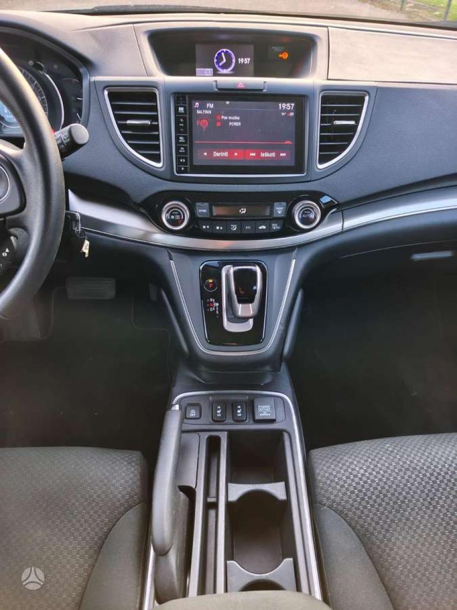 Melns Honda CR-V 2015 Šauļi, ar dzinēja tilpumu 1.60 L un nobraukumu 136 tūkst. km par 13500 €, foto 17 vietnē AUTOMOTO.COM.LV