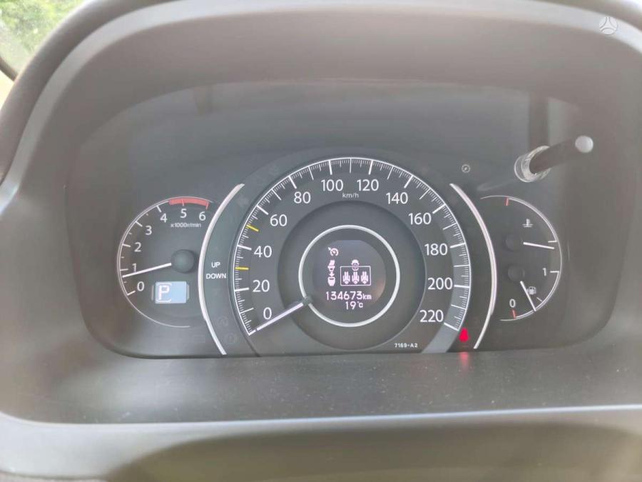 Melns Honda CR-V 2015 Šauļi, ar dzinēja tilpumu 1.60 L un nobraukumu 136 tūkst. km par 13500 €, foto 19 vietnē AUTOMOTO.COM.LV