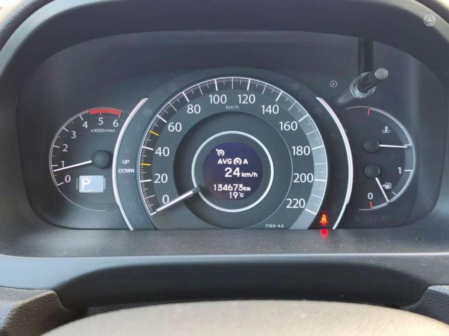 Melns Honda CR-V 2015 Šauļi, ar dzinēja tilpumu 1.60 L un nobraukumu 136 tūkst. km par 13500 €, foto 20 vietnē AUTOMOTO.COM.LV