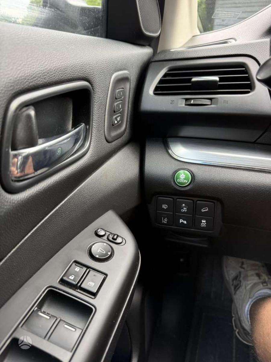 Melns Honda CR-V 2015 Viļņa, ar dzinēja tilpumu 2.00 L un nobraukumu 200 tūkst. km par 14499 €, foto 14 vietnē AUTOMOTO.COM.LV
