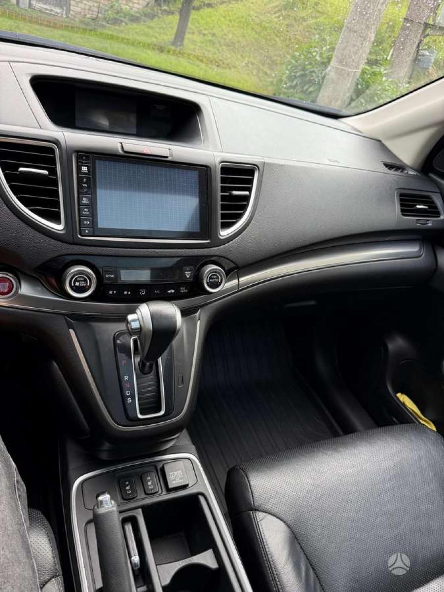 Melns Honda CR-V 2015 Viļņa, ar dzinēja tilpumu 2.00 L un nobraukumu 200 tūkst. km par 14499 €, foto 18 vietnē AUTOMOTO.COM.LV