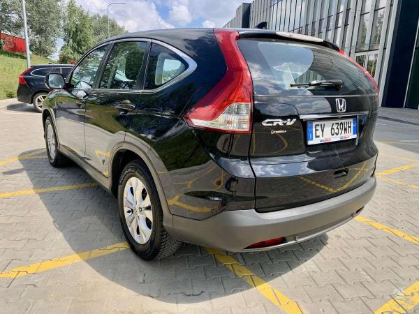 Melns Honda CR-V 2015 Viļņa, ar dzinēja tilpumu 1.60 L un nobraukumu 262 tūkst. km par 7950 €, foto 3 vietnē AUTOMOTO.COM.LV