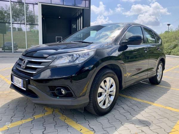 Melns Honda CR-V 2015 Viļņa, ar dzinēja tilpumu 1.60 L un nobraukumu 262 tūkst. km par 7950 €, foto 1 vietnē AUTOMOTO.COM.LV