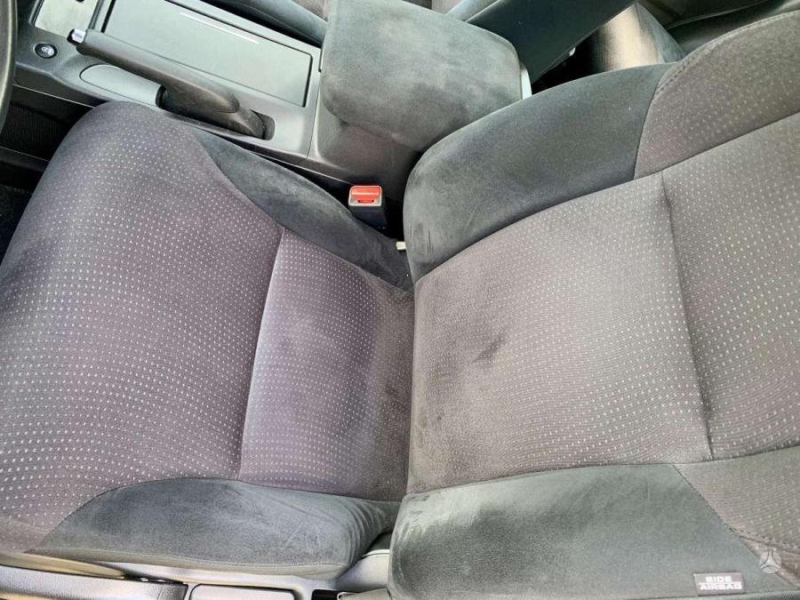 Black Honda CR-V 2015 in Vilnius, with an engine capacity of 1.60 L and mileage of 262 thousand km for 7950 €, photo 11 on AUTOMOTO.COM.LV