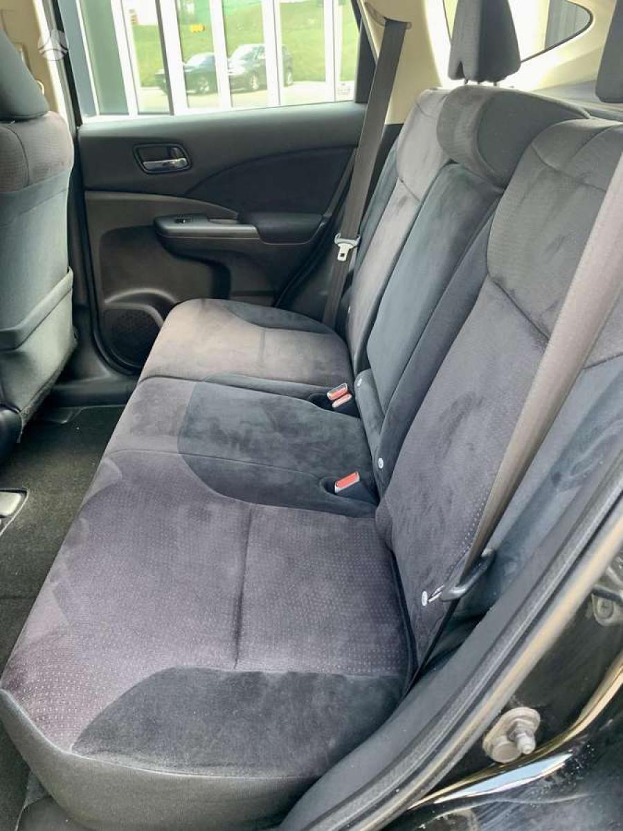 Black Honda CR-V 2015 in Vilnius, with an engine capacity of 1.60 L and mileage of 262 thousand km for 7950 €, photo 12 on AUTOMOTO.COM.LV