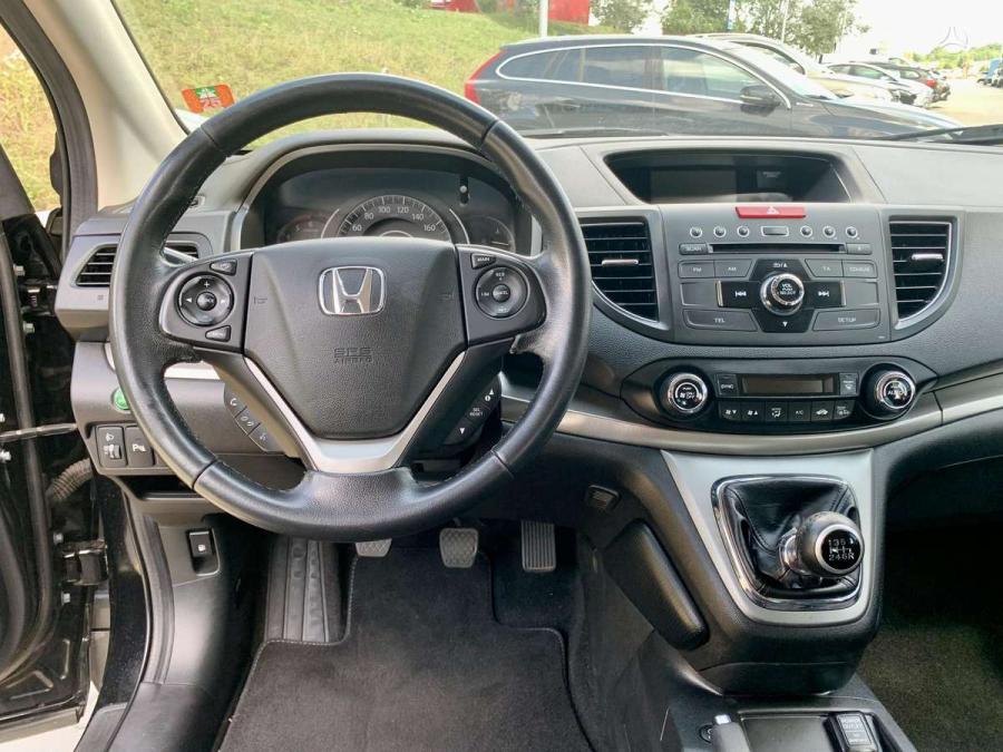 Black Honda CR-V 2015 in Vilnius, with an engine capacity of 1.60 L and mileage of 262 thousand km for 7950 €, photo 15 on AUTOMOTO.COM.LV