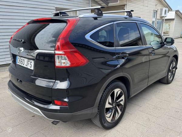 Melns Honda CR-V 2015 Viļņa, ar dzinēja tilpumu 1.60 L un nobraukumu 240 tūkst. km par 10000 €, foto 4 vietnē AUTOMOTO.COM.LV