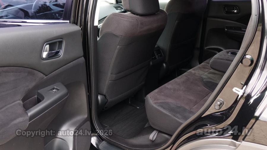 Black Honda CR-V 2015 in Tartu, with an engine capacity of 1.60 L and mileage of 136 thousand km for 13990 €, photo 8 on AUTOMOTO.COM.LV