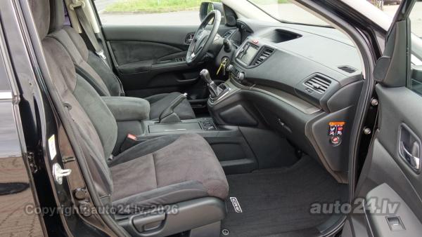 Melns Honda CR-V 2015 Tartu, ar dzinēja tilpumu 1.60 L un nobraukumu 136 tūkst. km par 13990 €, foto 10 vietnē AUTOMOTO.COM.LV