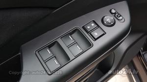 Black Honda CR-V 2015 in Tartu, with an engine capacity of 1.60 L and mileage of 136 thousand km for 13990 €, photo 15 on AUTOMOTO.COM.LV