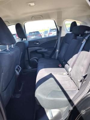 Black Honda CR-V 2015 in Vilnius, with an engine capacity of 2.00 L and mileage of 177 thousand km for 14650 €, photo 9 on AUTOMOTO.COM.LV