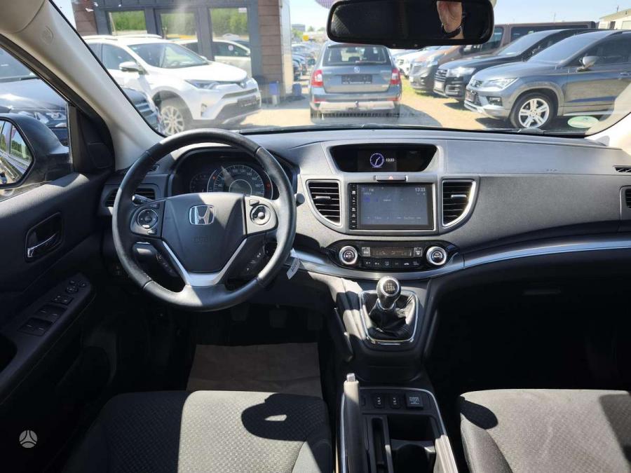 Black Honda CR-V 2015 in Vilnius, with an engine capacity of 2.00 L and mileage of 177 thousand km for 14650 €, photo 13 on AUTOMOTO.COM.LV