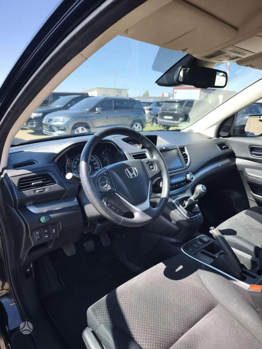 Black Honda CR-V 2015 in Vilnius, with an engine capacity of 2.00 L and mileage of 177 thousand km for 14650 €, photo 16 on AUTOMOTO.COM.LV