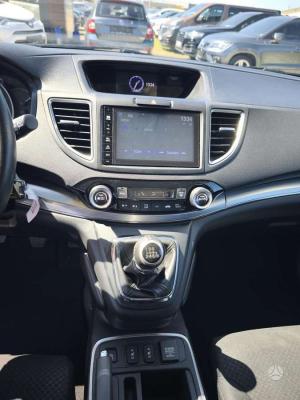 Black Honda CR-V 2015 in Vilnius, with an engine capacity of 2.00 L and mileage of 177 thousand km for 14650 €, photo 18 on AUTOMOTO.COM.LV