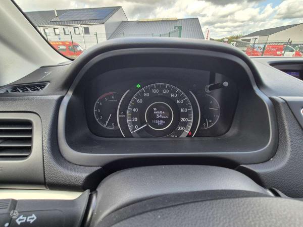 Honda CR-V 2015 in Alytus on AUTOMOTO.COM.LV Black Honda CR-V 2015 in Alytus, with an engine capacity of 1.60 L and mileage of 112 thousand km for 14900 €, photo 10 on AUTOMOTO.COM.LV