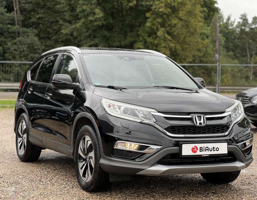 Black Honda CR-V 2015 in Utena, with an engine capacity of 1.60 L and mileage of 248 thousand km for 10900 €, photo 20 on AUTOMOTO.COM.LV