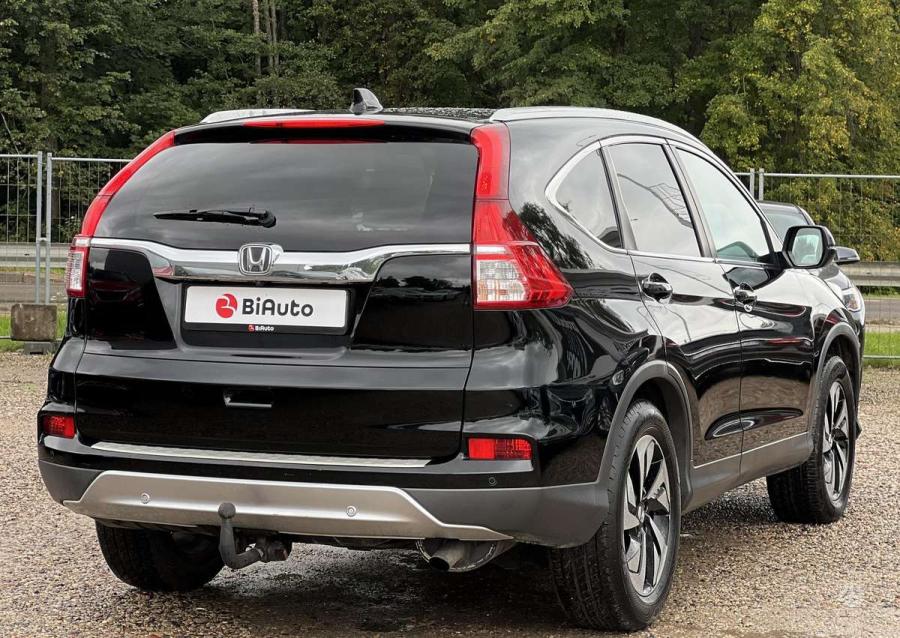 Black Honda CR-V 2015 in Utena, with an engine capacity of 1.60 L and mileage of 248 thousand km for 10900 €, photo 43 on AUTOMOTO.COM.LV