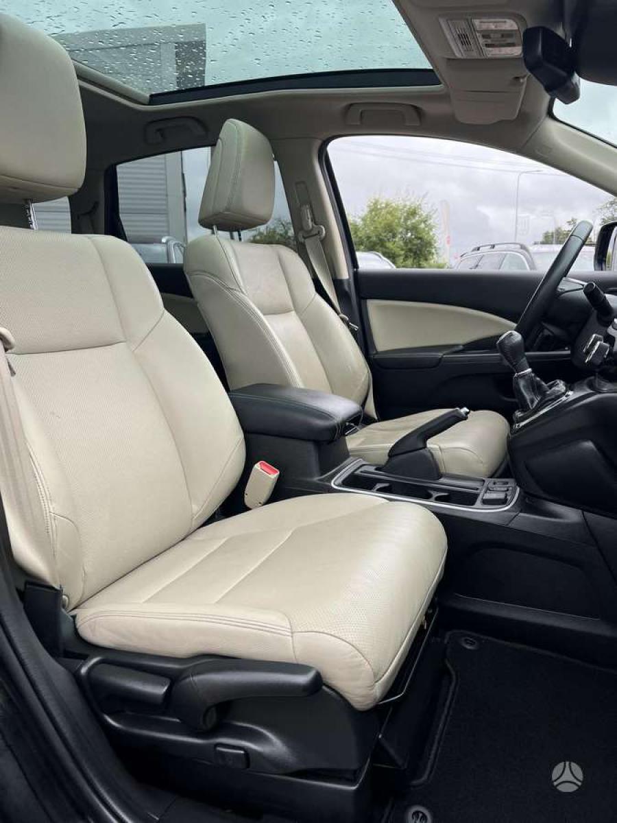 Black Honda CR-V 2015 in Utena, with an engine capacity of 1.60 L and mileage of 248 thousand km for 10900 €, photo 78 on AUTOMOTO.COM.LV