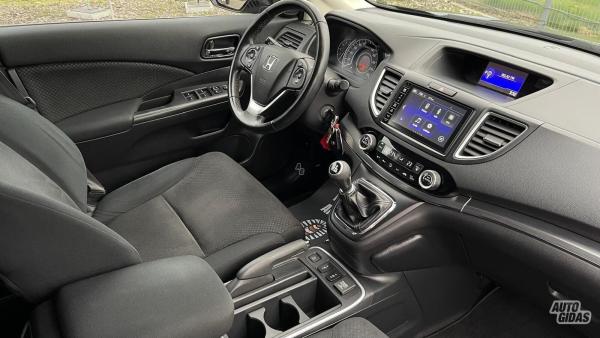 Black Honda CR-V 2015 in Marijampole, with an engine capacity of 1.60 L and mileage of 248 thousand km for 10990 €, photo 5 on AUTOMOTO.COM.LV