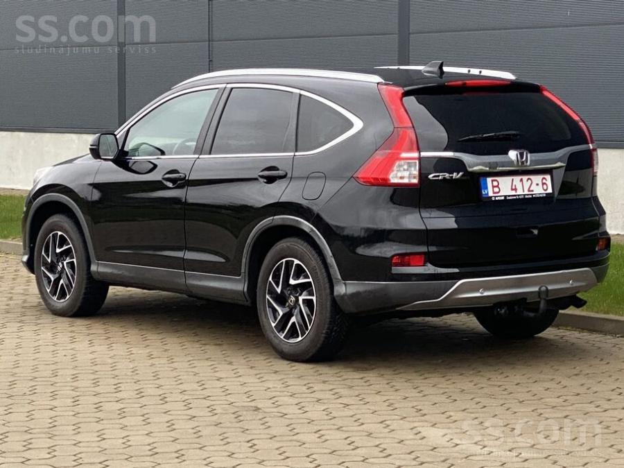 Black Honda CR-V 2016 in Riga, with an engine capacity of 1.60 L and mileage of 0 thousand km for 12990 €, photo 3 on AUTOMOTO.COM.LV