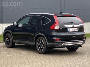 Black Honda CR-V 2016 in Riga, with an engine capacity of 1.60 L and mileage of 0 thousand km for 12990 €, photo 8 on AUTOMOTO.COM.LV