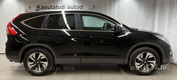 Black Honda CR-V 2016 in Tallinn, with an engine capacity of 1.60 L and mileage of 156 thousand km for 16900 €, photo 4 on AUTOMOTO.COM.LV