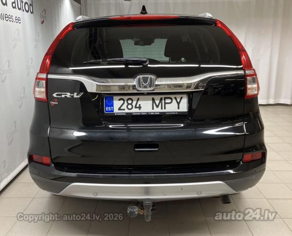Black Honda CR-V 2016 in Tallinn, with an engine capacity of 1.60 L and mileage of 156 thousand km for 16900 €, photo 6 on AUTOMOTO.COM.LV