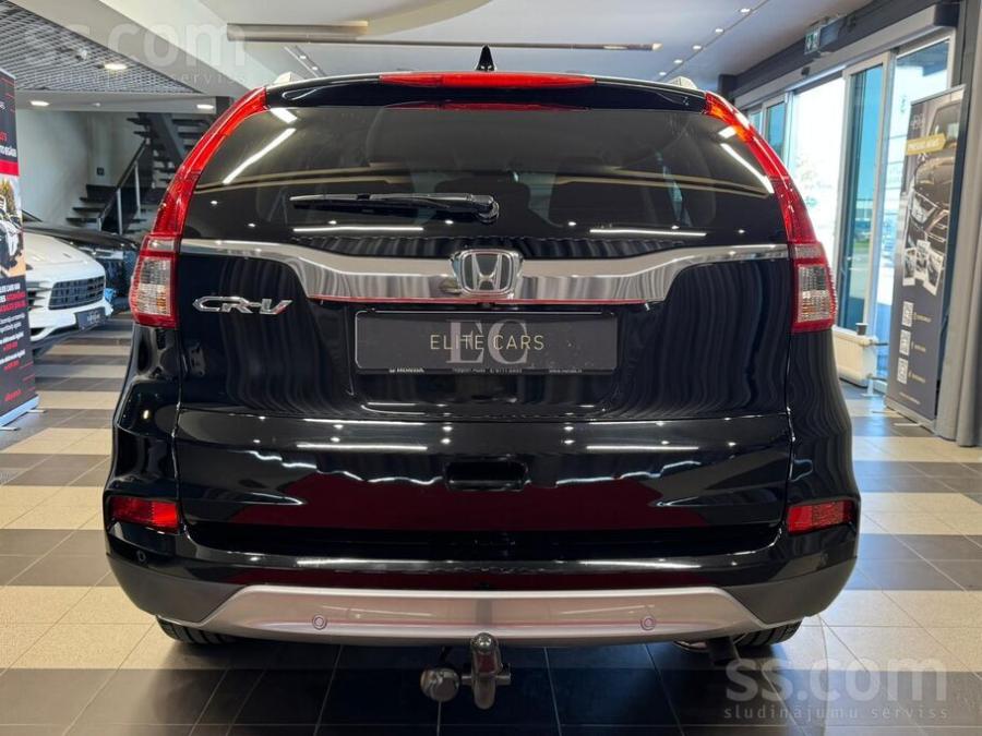 Melns Honda CR-V 2016 Rīga, ar dzinēja tilpumu 2.00 L un nobraukumu 134 tūkst. km par 17190 €, foto 5 vietnē AUTOMOTO.COM.LV