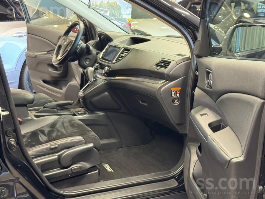 Melns Honda CR-V 2016 Rīga, ar dzinēja tilpumu 2.00 L un nobraukumu 134 tūkst. km par 17190 €, foto 15 vietnē AUTOMOTO.COM.LV