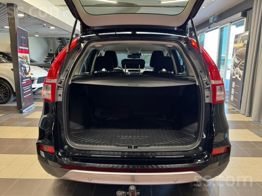 Melns Honda CR-V 2016 Rīga, ar dzinēja tilpumu 2.00 L un nobraukumu 134 tūkst. km par 17190 €, foto 18 vietnē AUTOMOTO.COM.LV