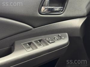 Melns Honda CR-V 2016 Rīga, ar dzinēja tilpumu 2.00 L un nobraukumu 134 tūkst. km par 17190 €, foto 20 vietnē AUTOMOTO.COM.LV