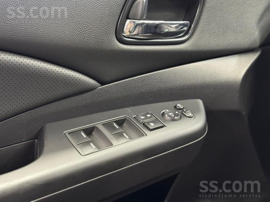 Melns Honda CR-V 2016 Rīga, ar dzinēja tilpumu 2.00 L un nobraukumu 134 tūkst. km par 17190 €, foto 20 vietnē AUTOMOTO.COM.LV