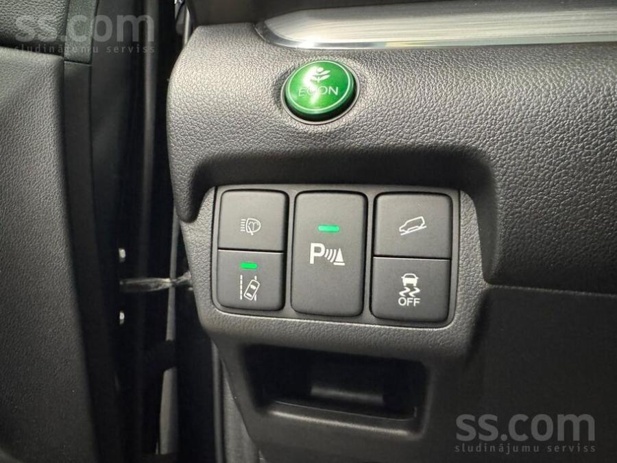 Melns Honda CR-V 2016 Rīga, ar dzinēja tilpumu 2.00 L un nobraukumu 134 tūkst. km par 17190 €, foto 21 vietnē AUTOMOTO.COM.LV