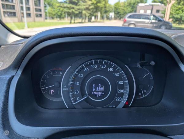 Melns Honda CR-V 2016 Tauragė, ar dzinēja tilpumu 1.60 L un nobraukumu 231 tūkst. km par 12200 €, foto 10 vietnē AUTOMOTO.COM.LV