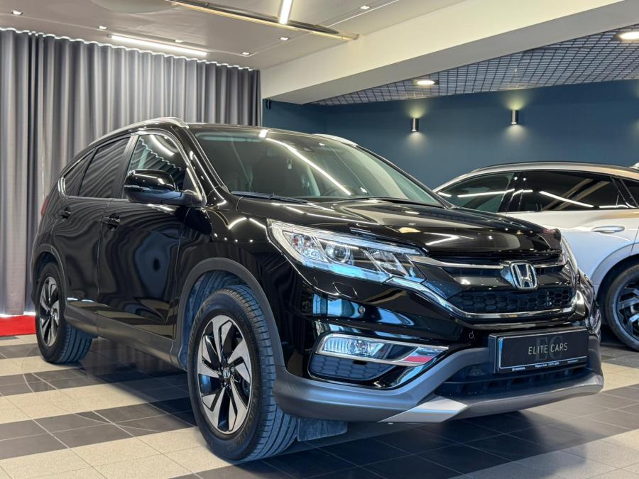 Black Honda CR-V 2016 in Riga, with an engine capacity of 2.00 L and mileage of 134 thousand km for 15500 €, photo 5 on AUTOMOTO.COM.LV