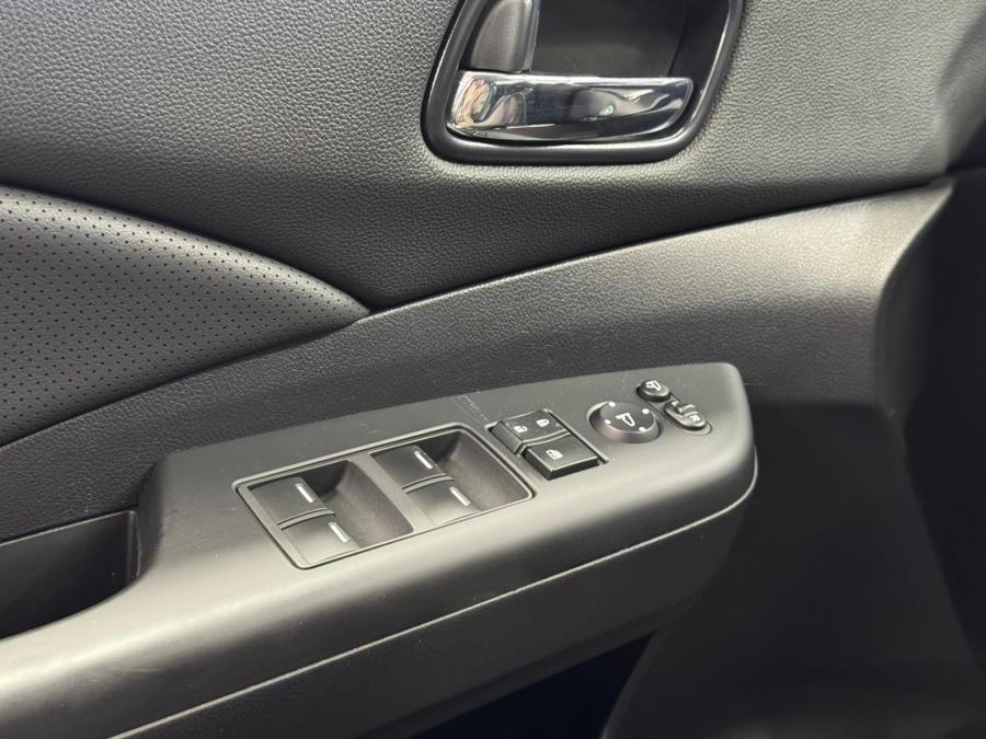 Black Honda CR-V 2016 in Riga, with an engine capacity of 2.00 L and mileage of 134 thousand km for 15500 €, photo 19 on AUTOMOTO.COM.LV