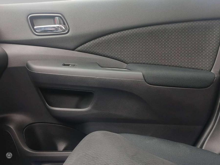 Melns Honda CR-V 2016 Viļņa, ar dzinēja tilpumu 1.60 L un nobraukumu 153 tūkst. km par 13700 €, foto 17 vietnē AUTOMOTO.COM.LV