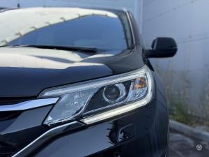 Black Honda CR-V 2016 in Utena, with an engine capacity of 1.60 L and mileage of 167 thousand km for 16200 €, photo 5 on AUTOMOTO.COM.LV