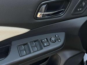 Black Honda CR-V 2016 in Utena, with an engine capacity of 1.60 L and mileage of 167 thousand km for 16200 €, photo 31 on AUTOMOTO.COM.LV